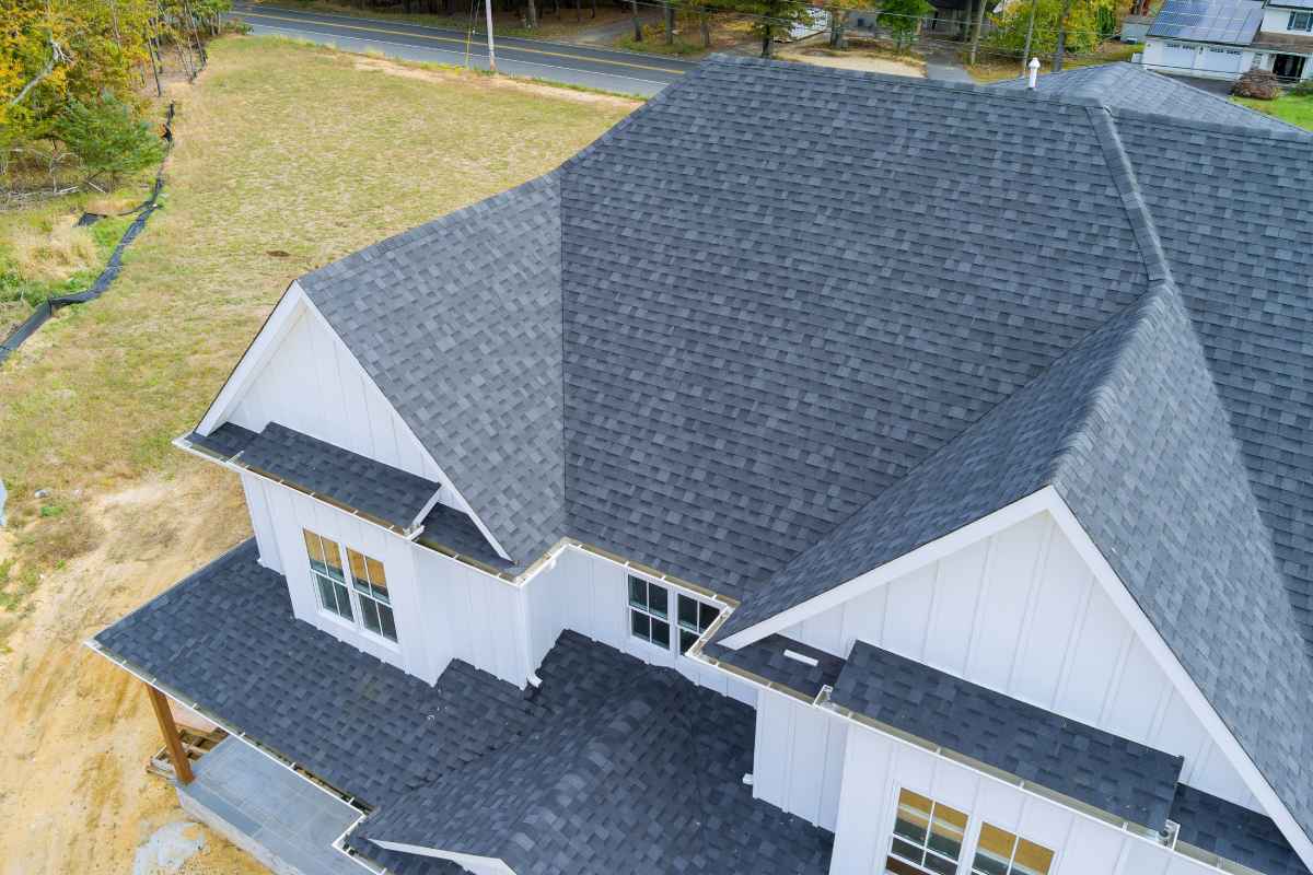 7 Trending Asphalt Shingle Colors for Texas Homes | Ace Roofing